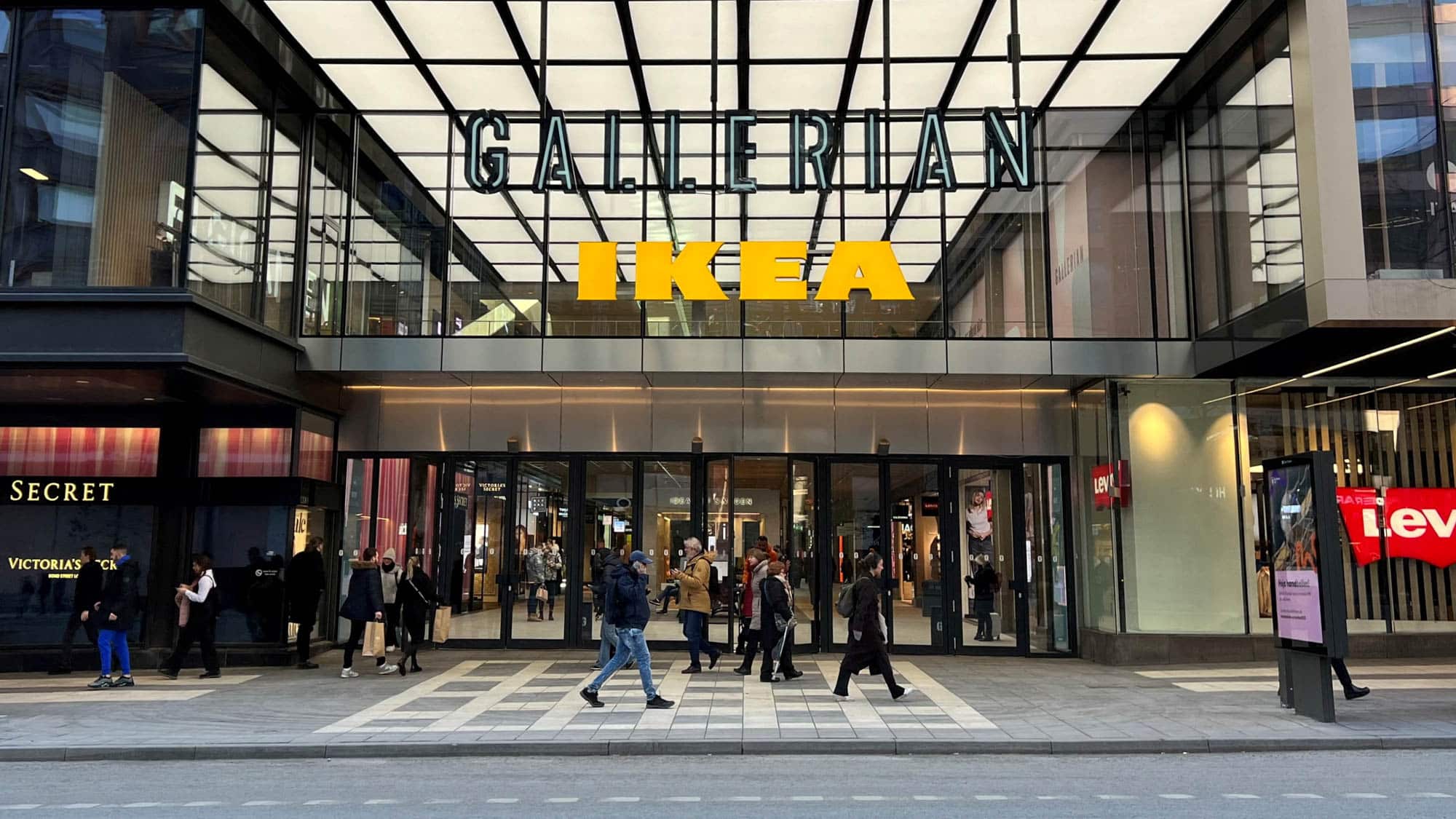 Zákaznický servis IKEA zastane umělá inteligence. Společnost přeškoluje ...